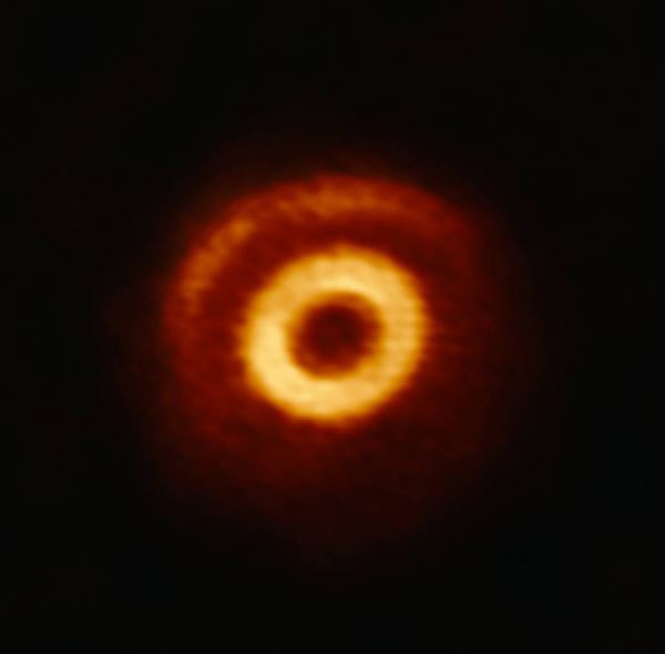 Anillos en V1247 Orionis: zonas de formación de planetas – CURIOSIDADES ...