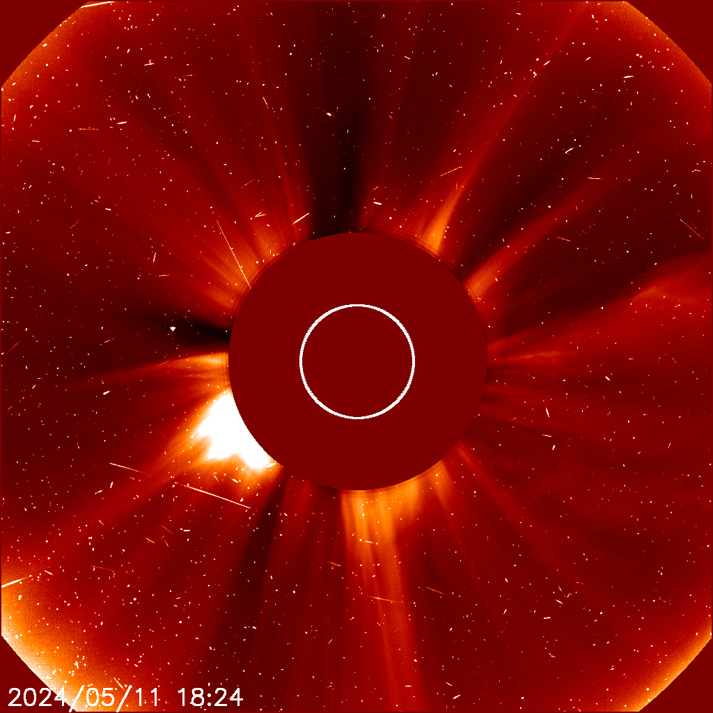 El Sol desata su furia: La tormenta solar más grande en una década ...